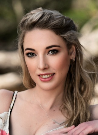 Student Feature: Katie Harris - QC Makeup Academy