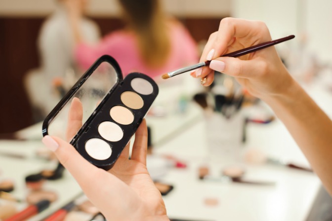 6 Things Your Makeup Artist Wishes You Knew - QC Makeup Academy